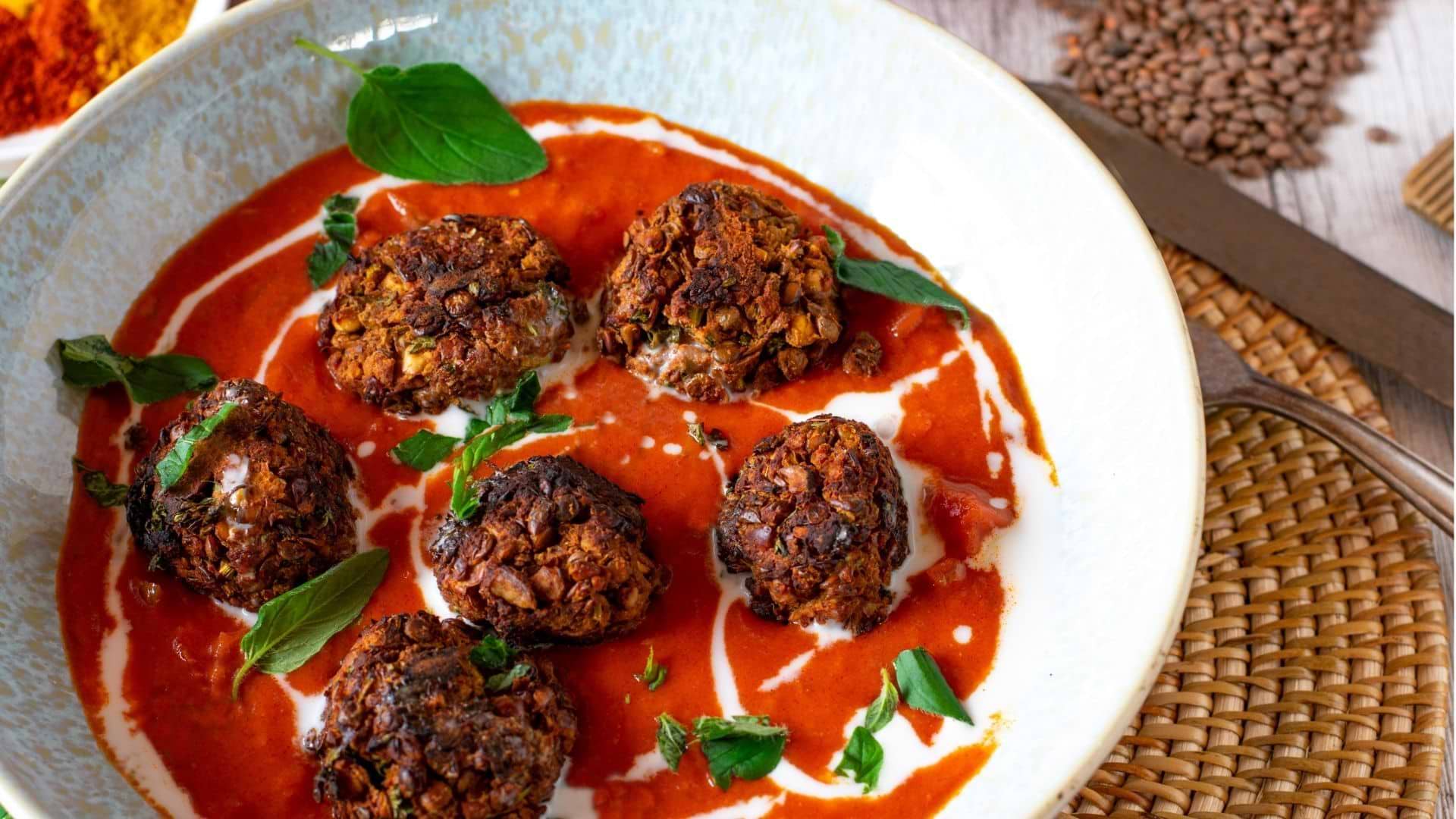 Boulettes vegan cuites au four aux haricots rouges et lentilles ...